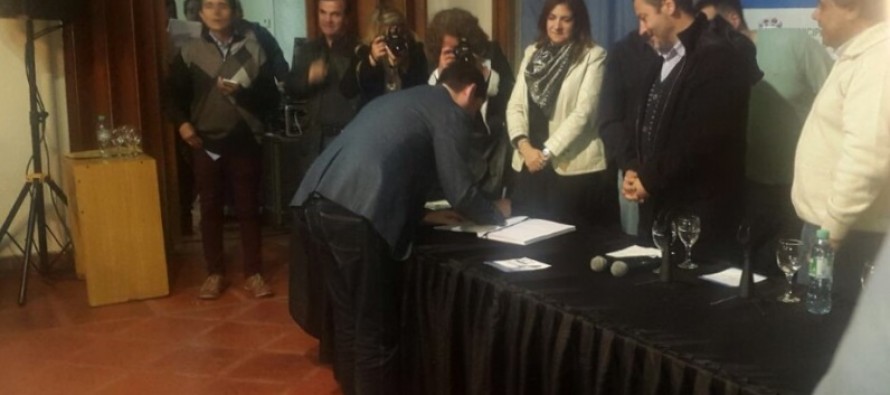 Fernando Coronel suscribió el pacto de San Antonio de Padua | San ...