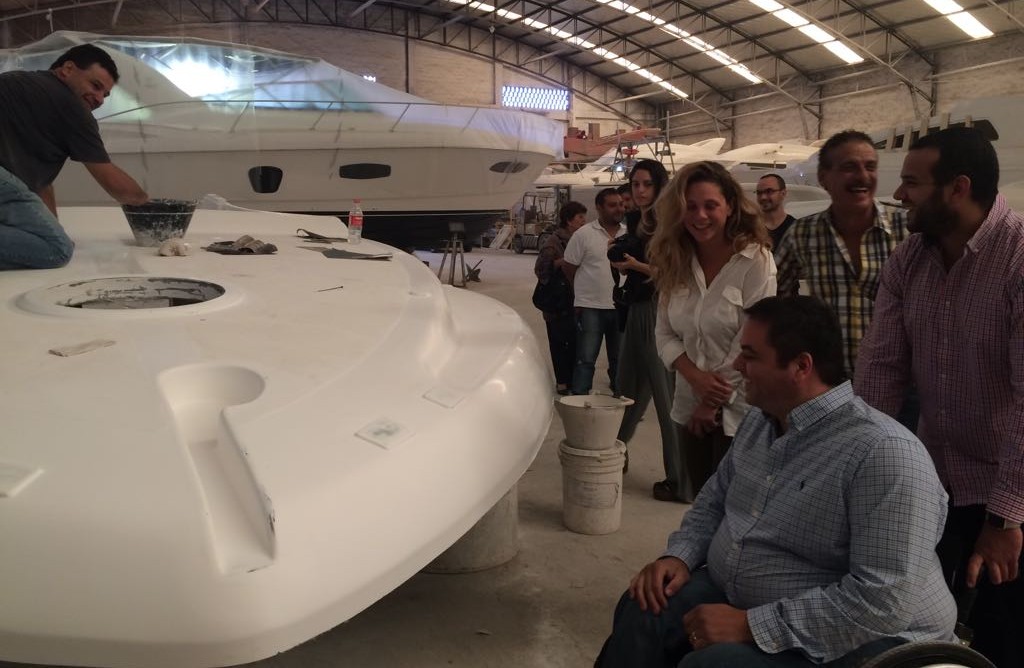 El ministro de Trabajo Jorge Triaca recorrió dos empresas locales junto ...