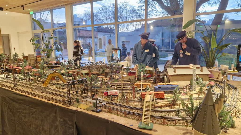 Ferromodelismo: el hobby de Juan que heredaron sus hijos y se expuso en ...